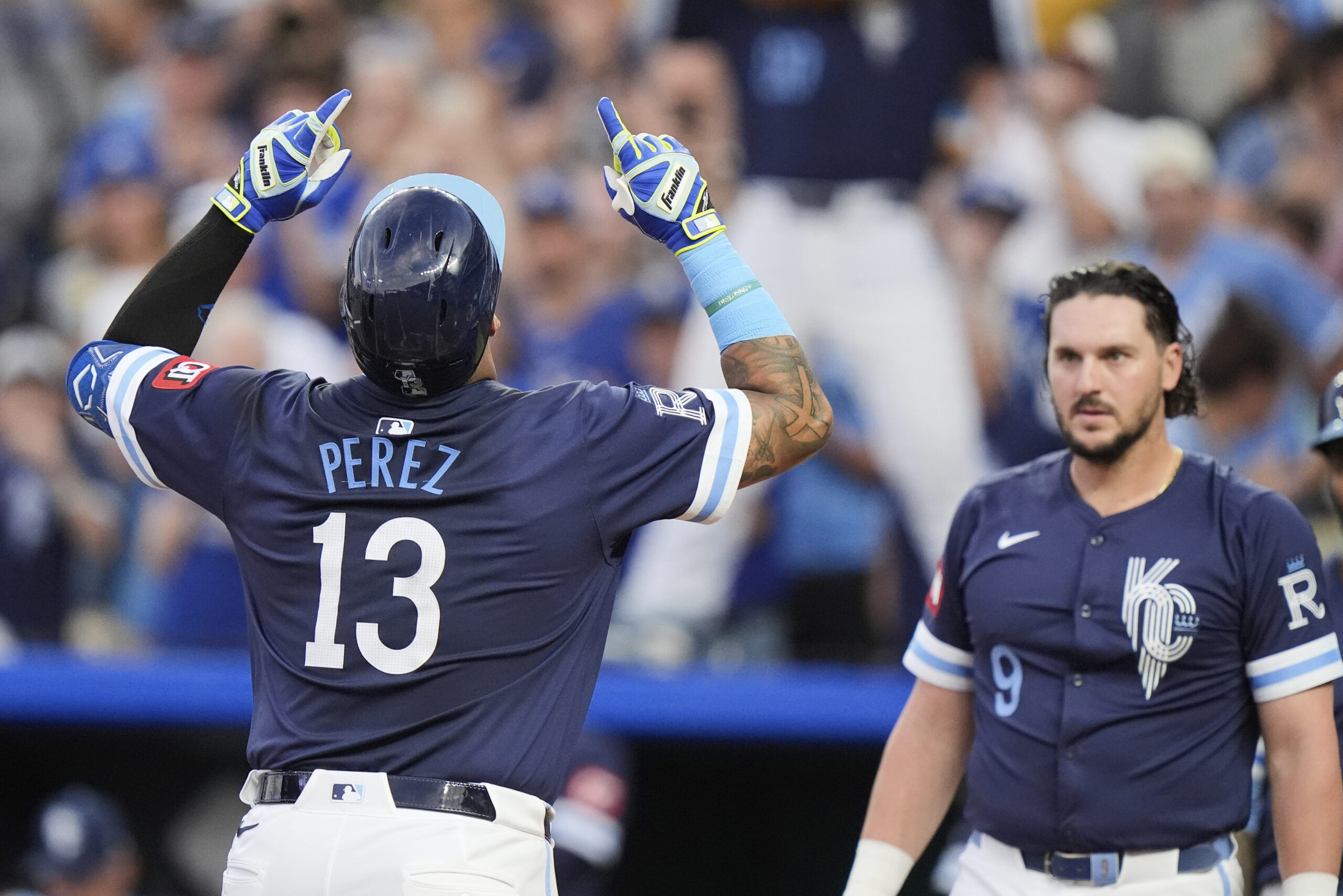 Perez hits 3-run HR in 7-run 1st inning as Royals beat Blue Jays 20-1 ...